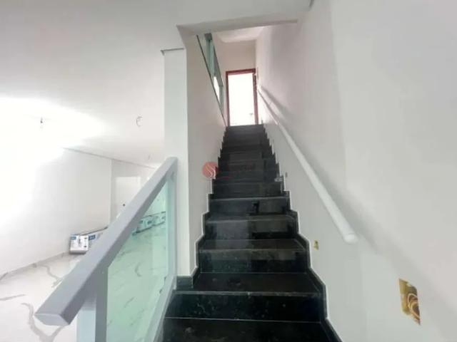 Sobrado com 4 quartos à venda Vila Carrão com 245 metros