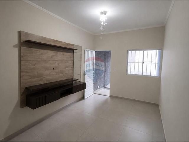 Sobrado Aconchegante Semimobiliado, 2 Quartos, Aceita Pequeno Pet
