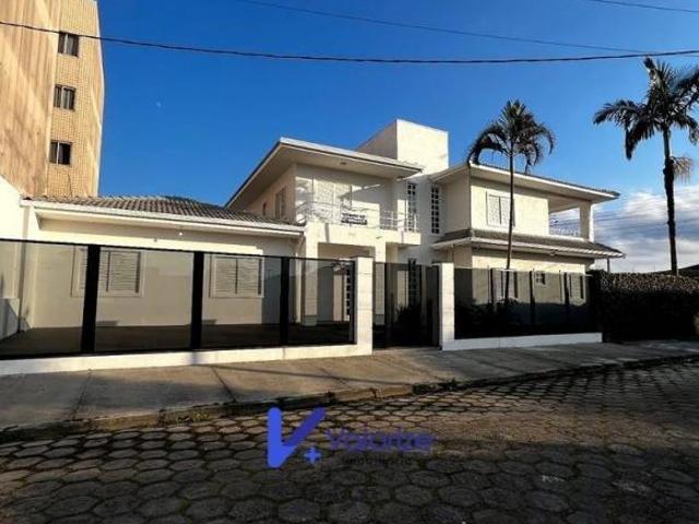 Sobrado alto padrão na faixa do mar a venda