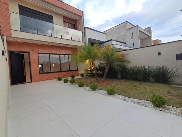 Sobrado Alto Padrão no Bairro Eucaliptos em Fazenda Rio Grande | 3 Quartos com Piscina