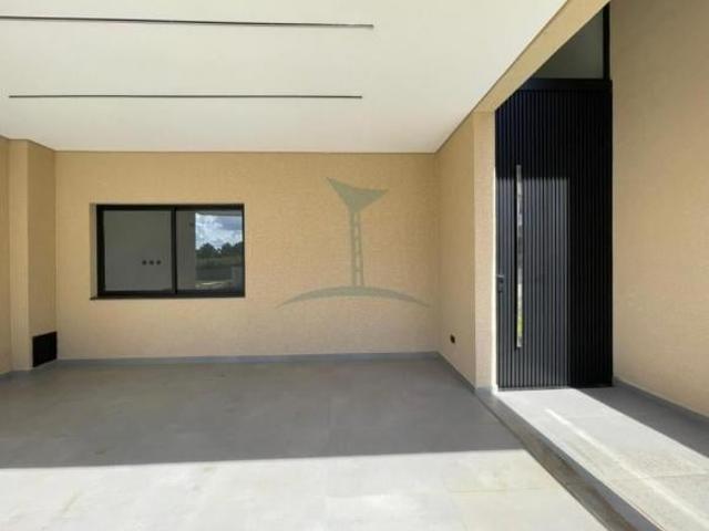 Sobrado alto padrão no Residencial Life Garden, com 145 m², 03 suítes, espaço gourmet, e quintal nos