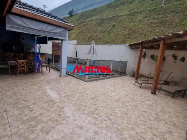 Sobrado Alto Padrão no Urbanova Premium com Piscina e Área Gourmet