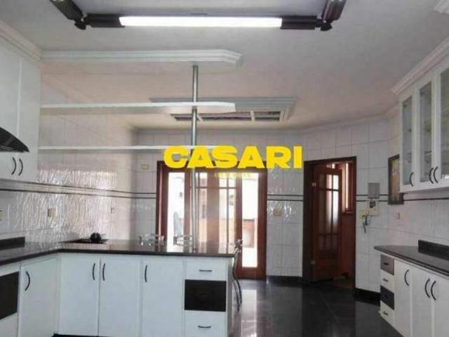 Sobrado Alto Padrão à Venda – 4 Dormitórios, 420m², Piscina e 6 Vagas – Parque dos Pássaros em São B