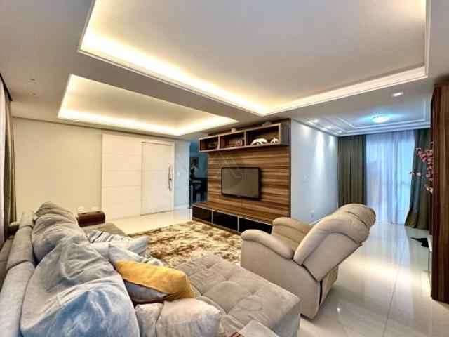 Sobrado Alto Padrão a venda em condominio fechado