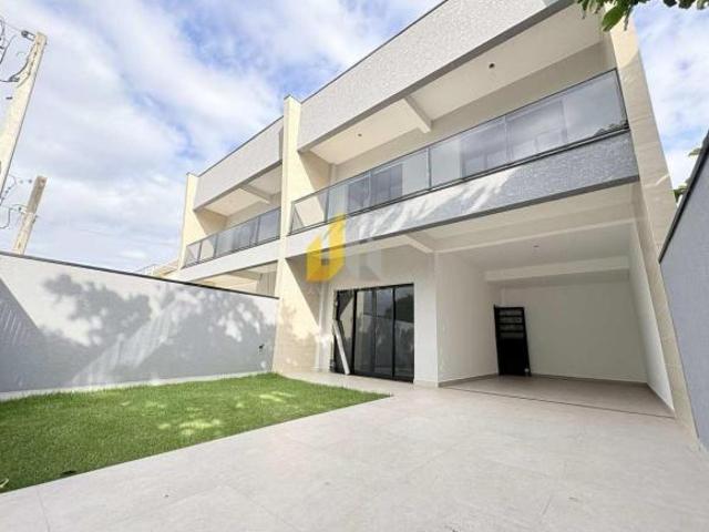 Sobrado Alto Padrão à venda em Guaratuba, Brejatuba, com 3 quartos, 190m²