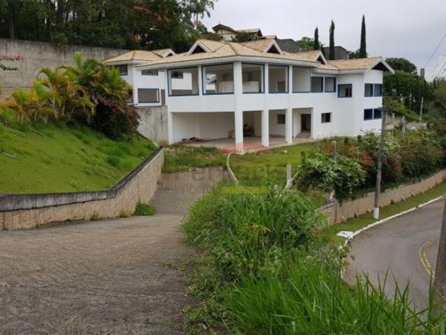 Sobrado alto padrão á venda no condomínio Suíça Cantareira 4 dormitórios e 5 vagas