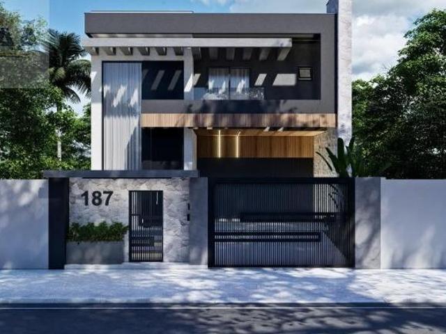 Sobrado Alto Padrão à Venda no Balneário Flórida em Matinhos | 4 Quartos, 3 Suítes, Piscina Aquecida