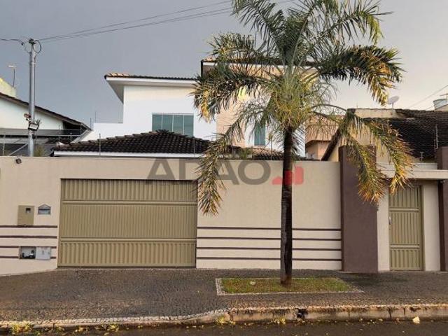 Sobrado Alto Padrão à Venda no Parque Anhanguera – Goiânia | 4 Quartos | 330 m² | Lote 515 m² Casa d