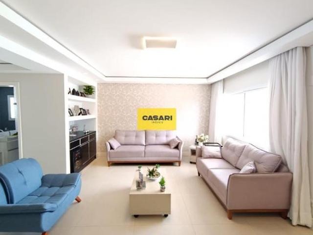 Sobrado Alto Padrão à Venda no Parque dos Pássaros com 415m², 3 Dormitórios, Pis
