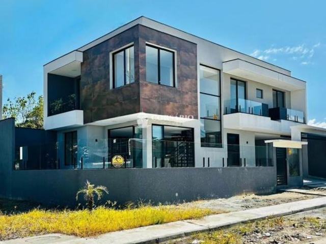 Sobrado Alto Padrão Balneário Leblon