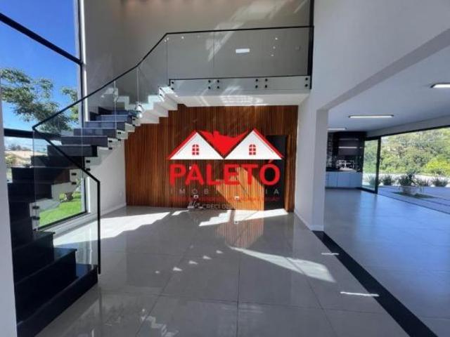 Sobrado alto padrão com 4 suítes a venda no condomínio ninho verde eco residence na cidade de Porang