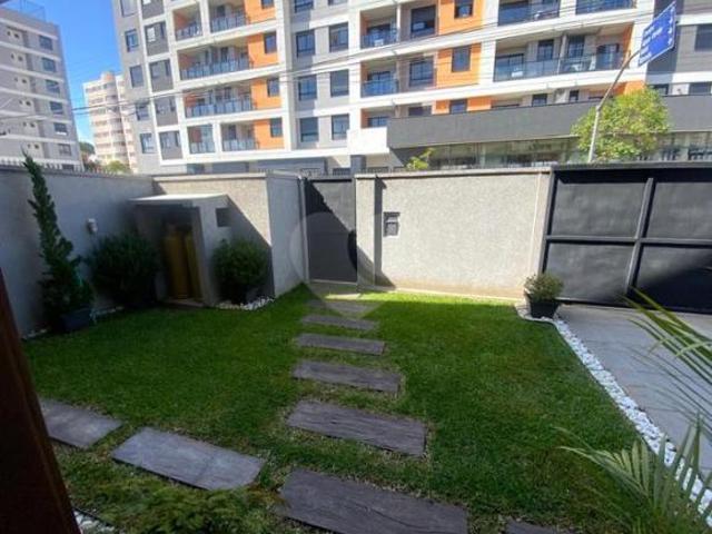 Sobrado alto padrão com 3 quartos à venda em Portão Curitiba PR