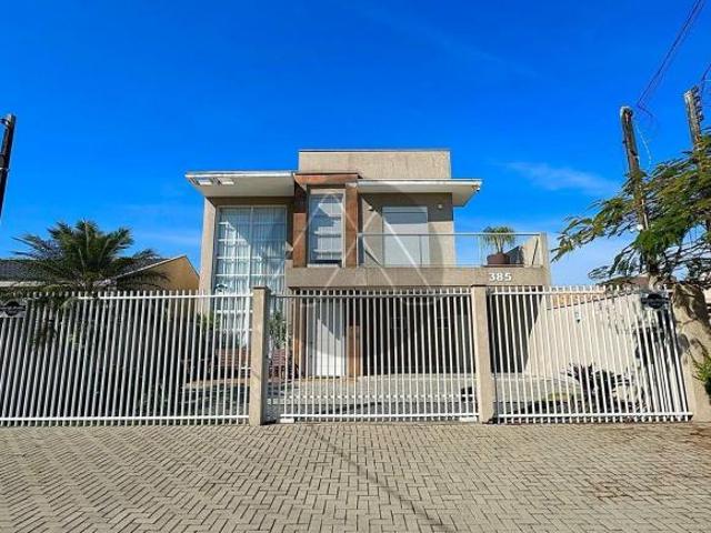 Sobrado alto padrão com 3 suítes e piscina, a apenas 400 metros da praia – Brejatuba, Guaratuba/PR