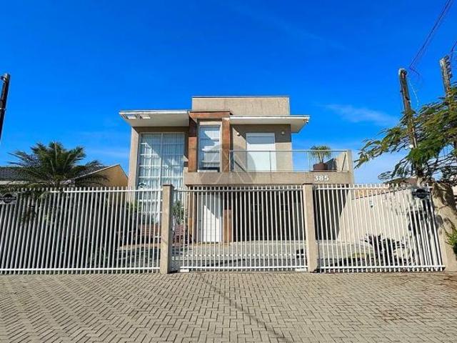 Sobrado alto padrão com 3 suítes e piscina, a apenas 400 metros da praia – Brejatuba, Guaratuba/PR
