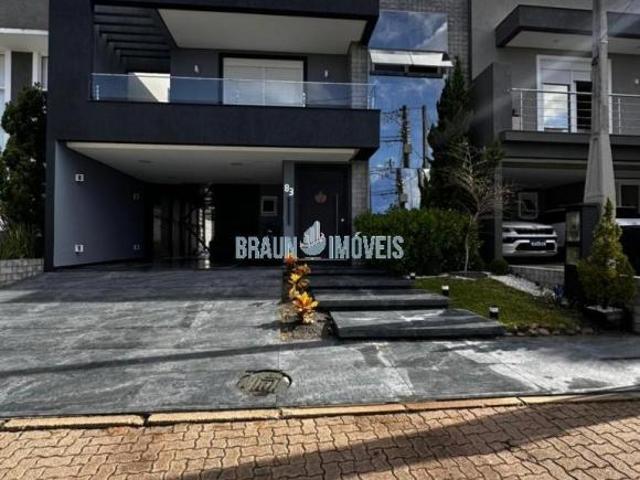 Sobrado Alto Padrão com 3 suites individuais no condomínio fechado Vilagio Piacenza Mobiliado no C