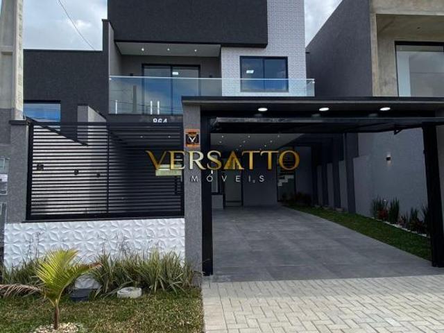 Sobrado Alto Padrão com Piscina à Venda na Costeira | 3 Quartos e Suíte – Araucária