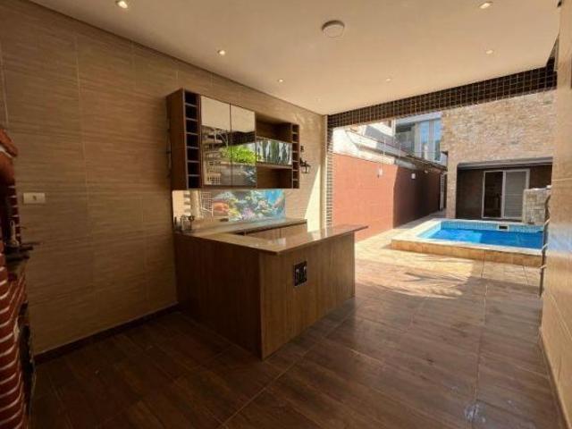 Sobrado Alto Padrão com Piscina e Área Gourmet na Praia Grande