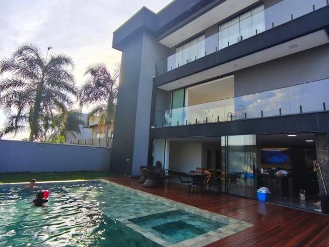 Sobrado Alto Padrão Cond. do Lago Casa em Condomínio com 4 Quarto s por R$ 3400000.00 no setor Cond