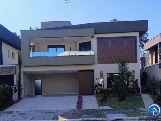 Sobrado Alto Padrão de 482m² com 4 suítes e Rooftop no condomínio Golfe I em São José dos Campos