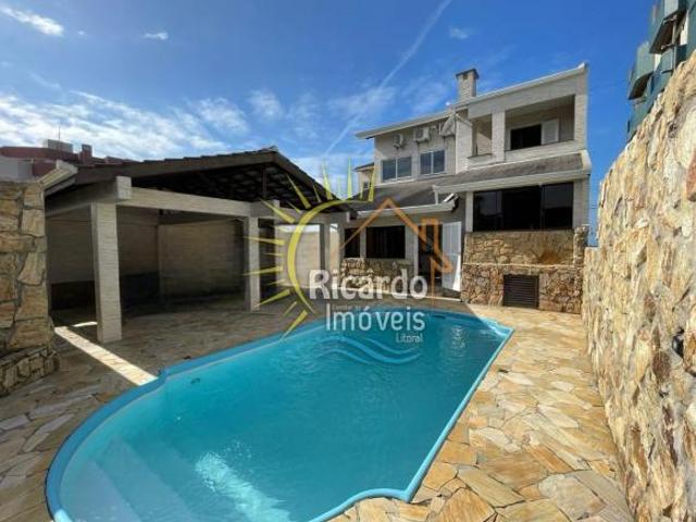 SOBRADO ALTO PADRÃO FRENTE MAR COM PISCINA NO BALN