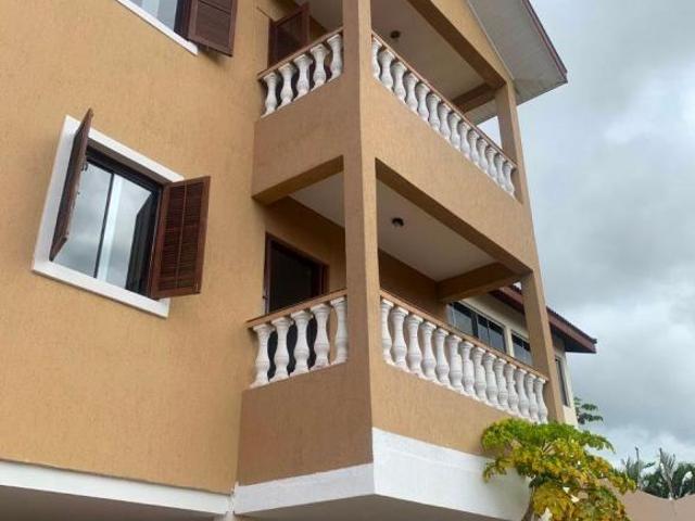 Sobrado Alto Padrão Jardim Terras de São João 4 Dormitórios 326m²