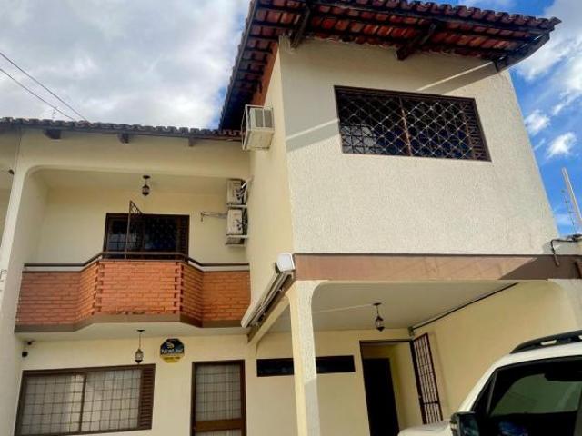 SOBRADO ALTO PADRÃO JARDIM AMERICA Casa de Rua com 3 Quarto s à Venda por R$ 1150000.00 no setor Ja
