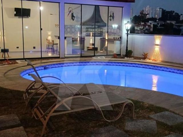 Sobrado Alto Padrão local Nobre Jardim São Bento, 4 suítes, 6 vagas