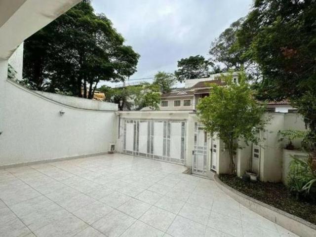 Sobrado Alto Padrão Vila Albertina 5 dormitórios sendo 5 supites e 5 vagas