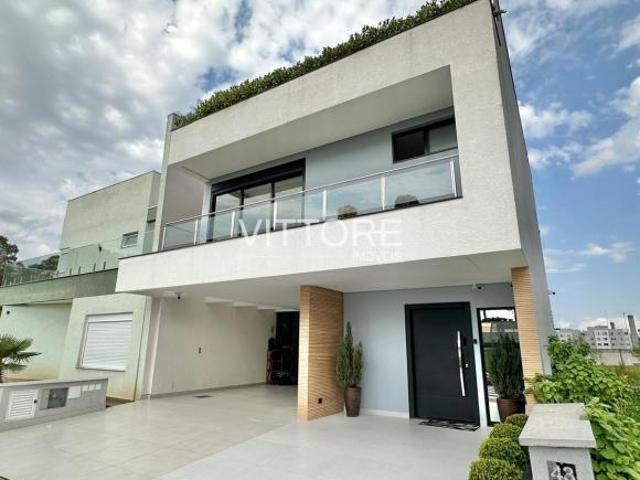 Sobrado Alto Padrão 260m² 03 dormitórios Colónia Rio Grande São José dos Pinhais