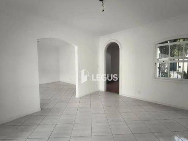 Sobrado Alto Padrão – 344m² | 3 Dormitórios | 3 Vagas | Quintal com Piscina