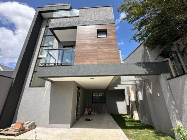 Sobrado alto padrão, 3 dormitórios, 2 suítes, 2 vagas Capão Raso