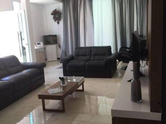 Sobrado alto padrão 3 dormitórios sendo 2 suítes com 6 vagas E Área de lazer e churrasqueira