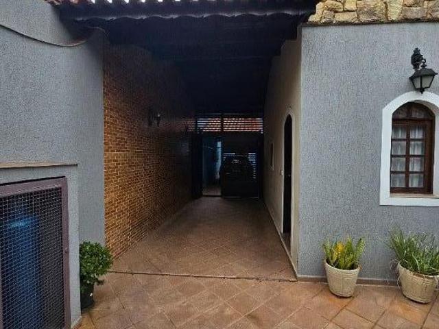 SOBRADO ALTO PADRÃO