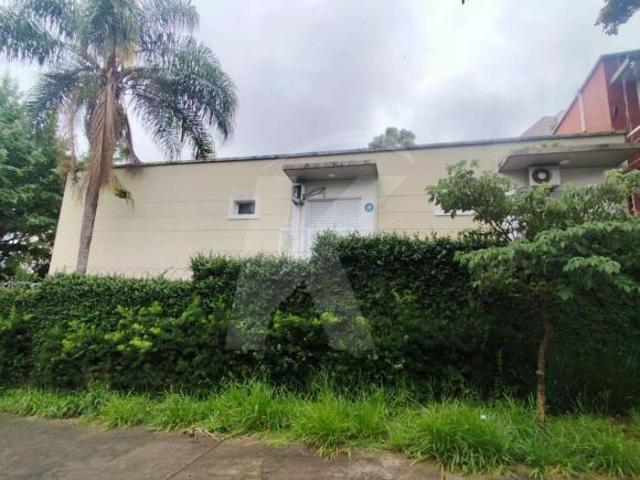 Sobrado alto padrão 4 quartos, 3 suítes, 5 vagas cobertas, no Jd São Paulo