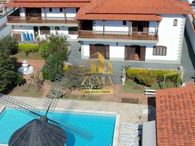 Sobrado Alto Padrão, 950m2 em 1500m2, 05 Sts, Piscina, Adega, 06 Vgs