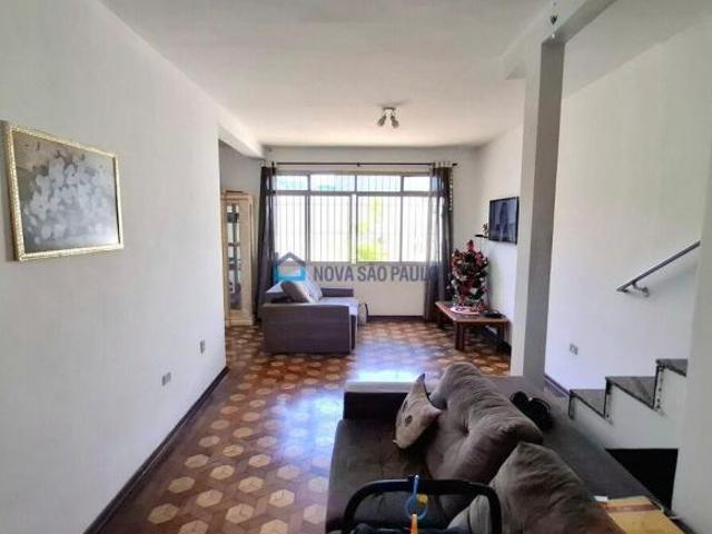 Sobrado 237m² na Vila do Encontro | 6 Dormitórios | 3 Vagas | Corredor Lateral | Metrô Jabaquara