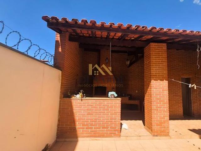 Sobrado Amplo na Vila Jardini – 3 Quartos 1 Suíte com Banheira e Área Gourmet