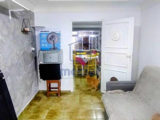 Sobrado amplo na Vila Matias com 3 dormitórios e 2 suítes