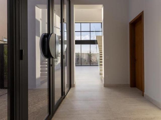 Sobrado amplo no Alphaville | Só aqui na Imobiliária Rosa e Rangel