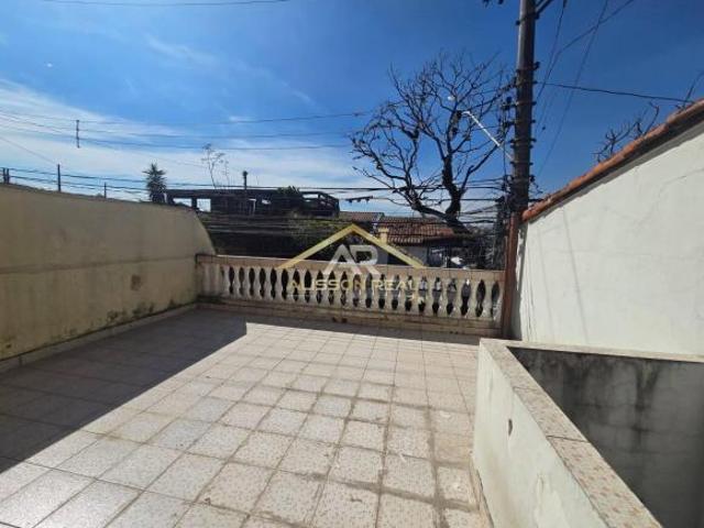 Sobrado Amplo no Bussocaba com 2 Quartos, Quintal Espaçoso e 2 Vagas!