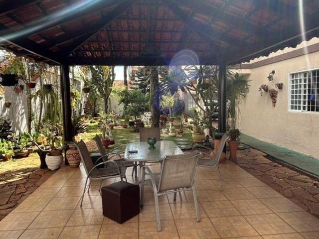 Sobrado Amplo no Jardim Planalto Excelente Localização e Espaço