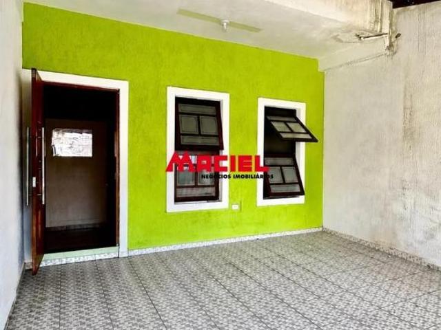 SOBRADO AMPLO NO RESIDENCIAL UNIÃO | 3 QUARTOS | SUÍTE | QUINTAL E ESPAÇO CHURRASCO