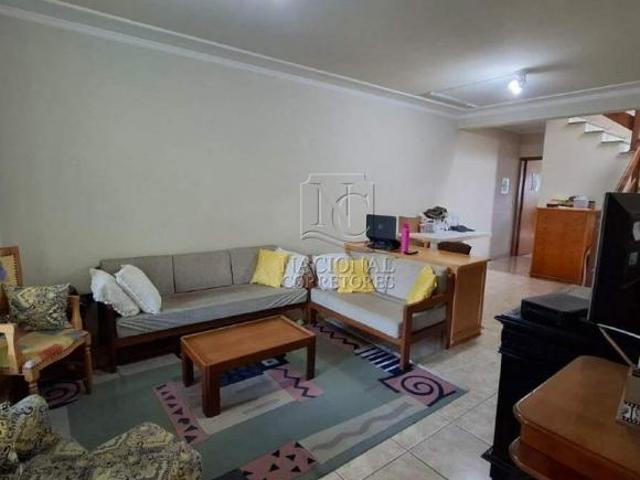 Sobrado amplo no Santa Maria com 259m², 4 dormitórios 2 suítes e 6 vagas – Exc