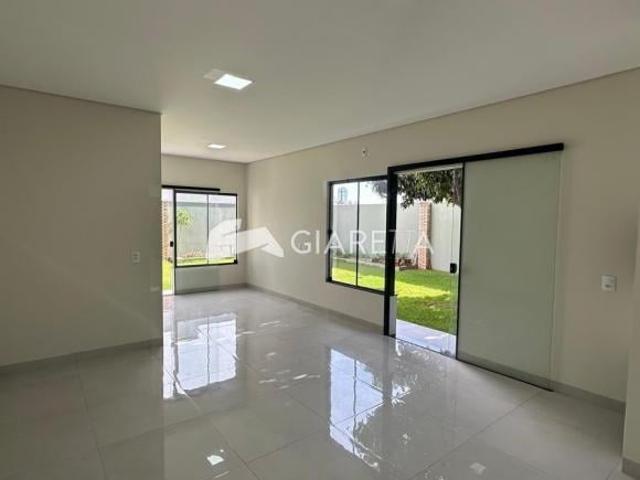 Sobrado amplo à venda em excelente localização, JARDIM GISELA, TOLEDO PR