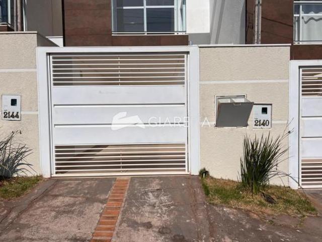 Sobrado amplo à venda em ótima localização no VILA BECKER, TOLEDO PR