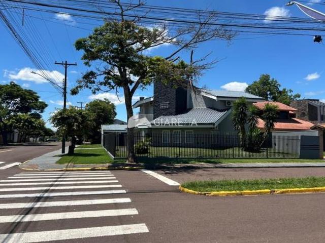 Sobrado amplo à venda no JARDIM PORTO ALEGRE, TOLEDO PR
