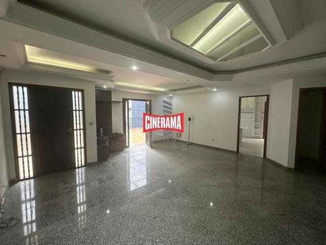 Sobrado Amplo à Venda – Uso Residencial e Comercial