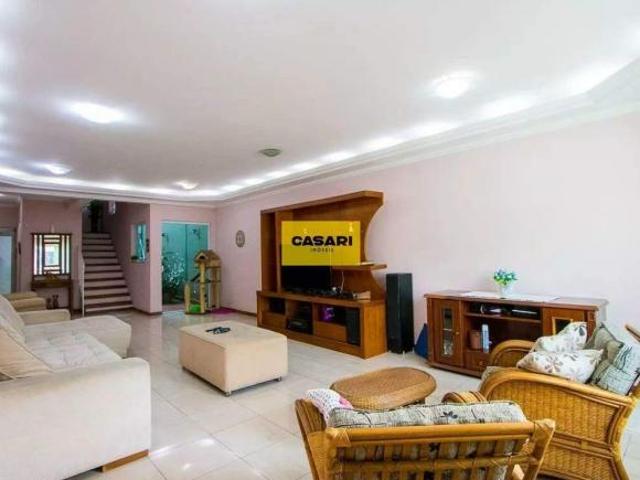 Sobrado amplo com 4 dormitórios e espaço gourmet no Jardim Paraíso – Santo André