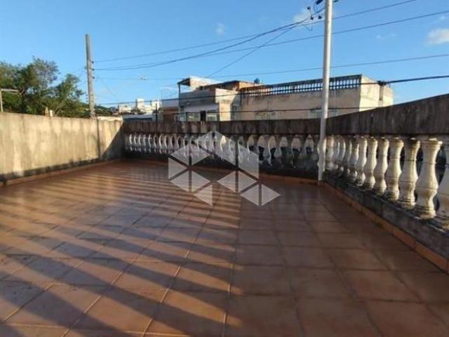 Sobrado Amplo com 4 Dormitórios, Edícula e 2 Vagas no Jardim Primavera