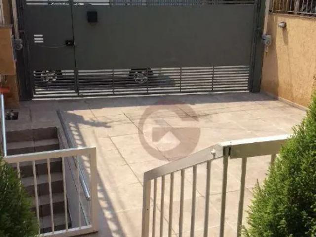 Sobrado amplo com 04 dormitórios, sendo 02 suítes, consultório com WC e 02 vagas Jardim Bonfigliol